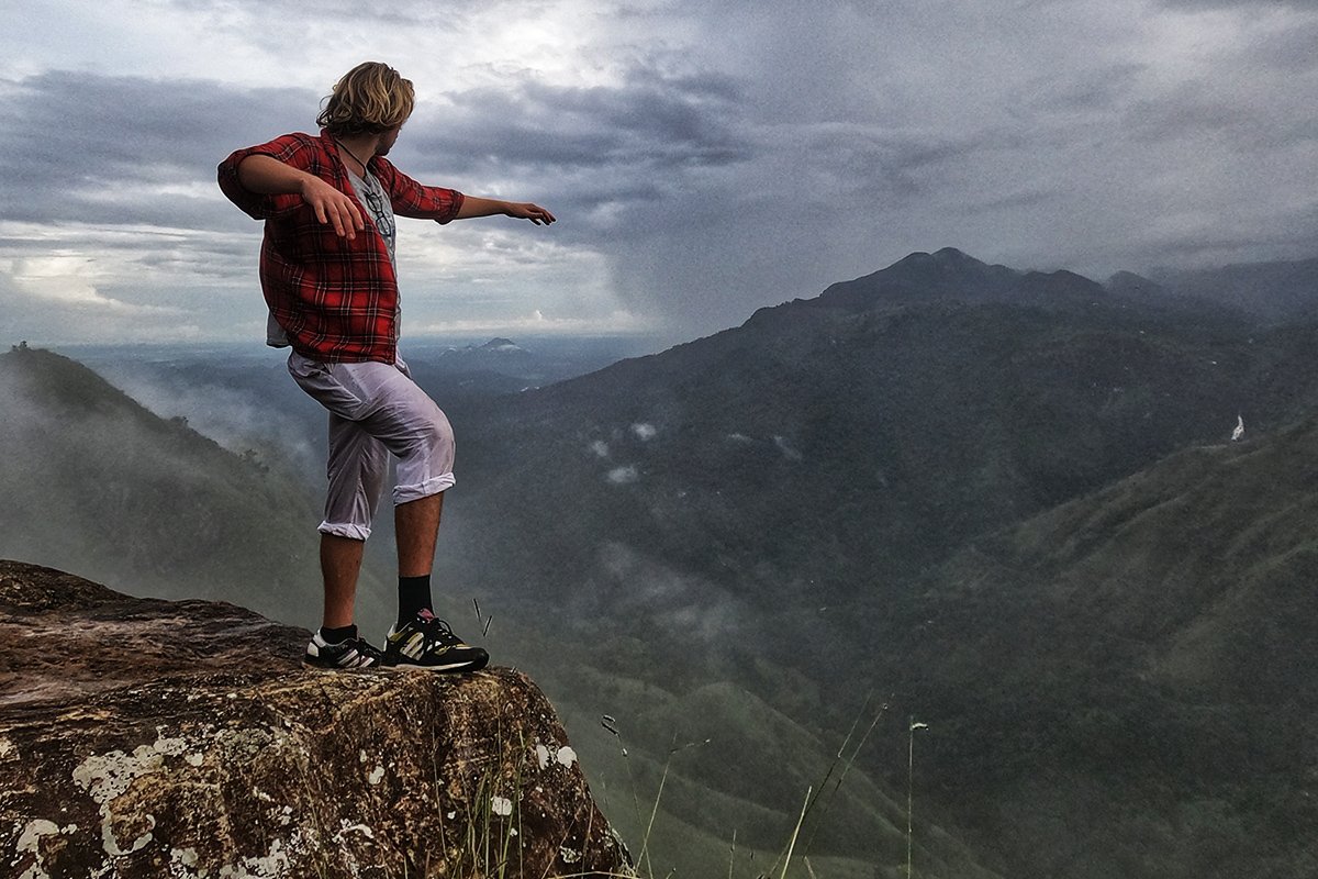 Exploring New Horizons Through the Eyes of Greg Risen – Brown Magazine